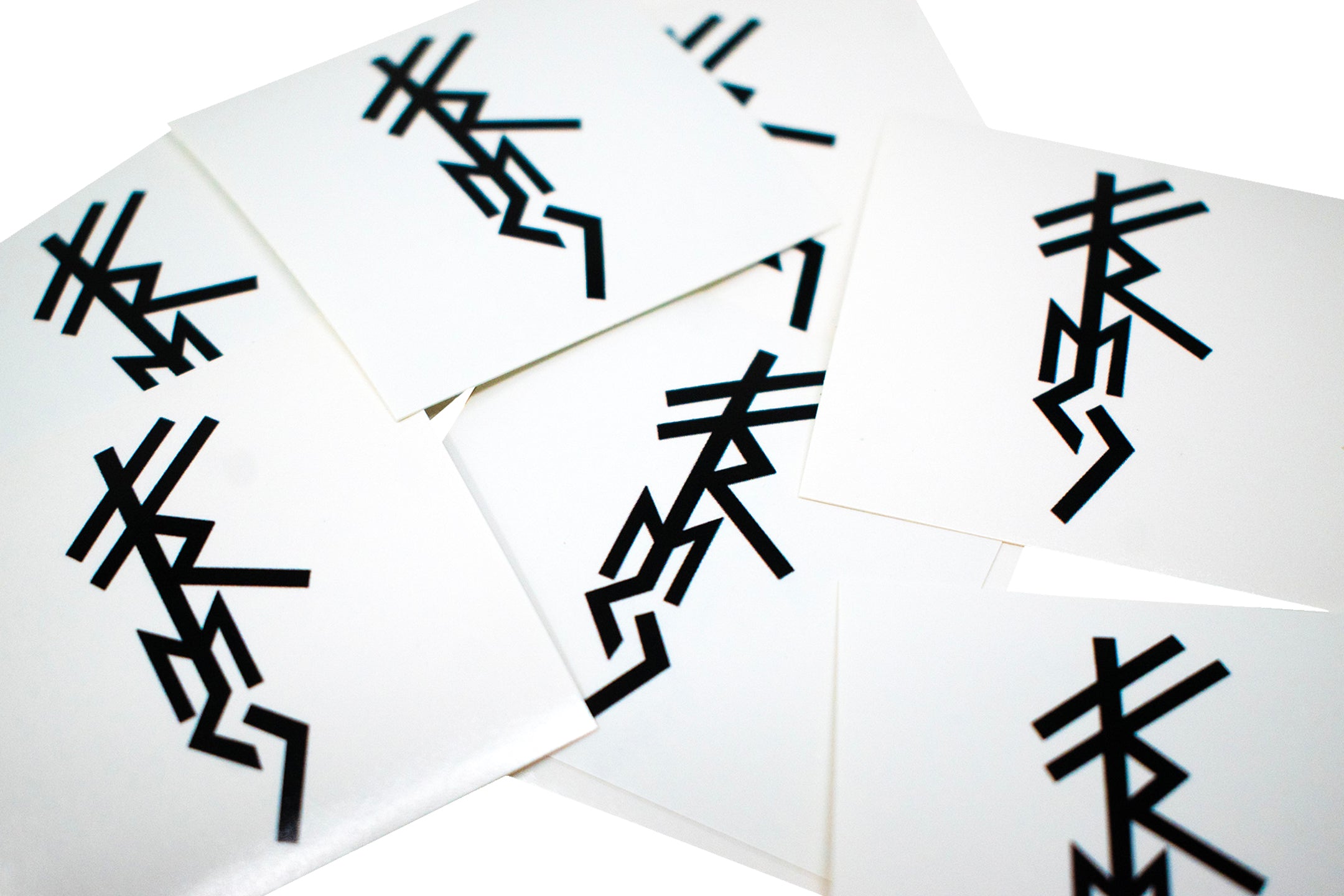 Freya bindrune sticker - 2x2