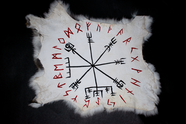 altar cloth - Vegvisir & runic circle - rabbit hide